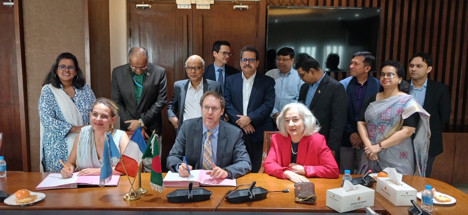 France and UNDP sign €1.2M funding deal to strengthen climate ...